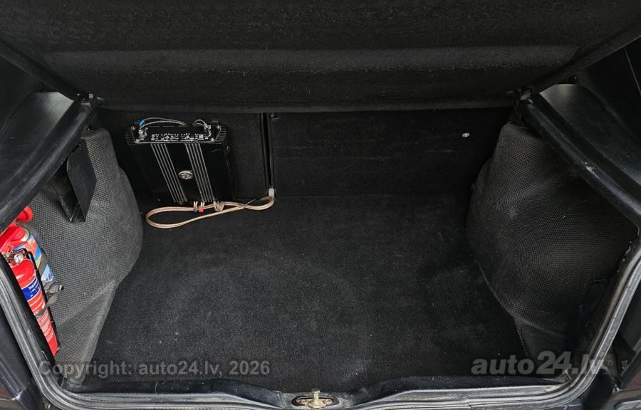 Black Volkswagen Golf 1994 in Tallinn, with an engine capacity of 2.00 L and mileage of 0 thousand km for 4000 €, photo 12 on AUTOMOTO.COM.LV