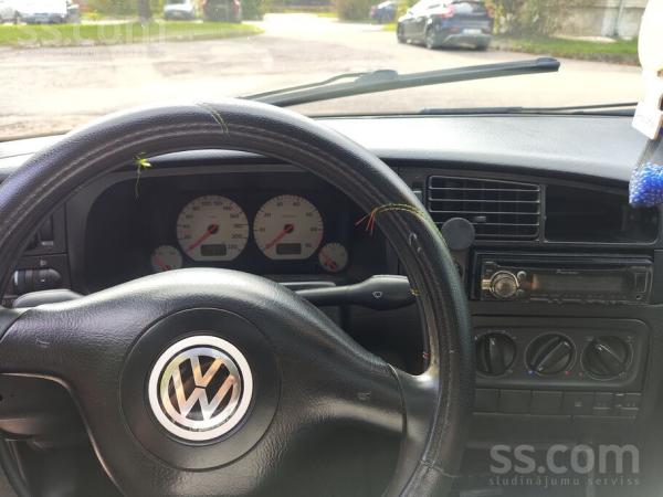 Volkswagen Golf 1995 Daugavpils vietnÄ Melns Volkswagen Golf 1995 Daugavpils, ar dzinÄja tilpumu 1.90 L un nobraukumu 120 tÅ«kst. km par 700 ā¬, foto 6 vietnÄ AUTOMOTO.COM.LV