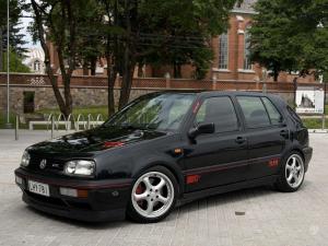 Black Volkswagen Golf 1996 in Rokiskis, with an engine capacity of 2.00 L and mileage of 320 thousand km for 2650 €, photo 4 on AUTOMOTO.COM.LV