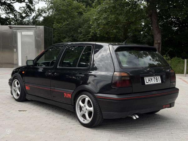 Black Volkswagen Golf 1996 in Rokiskis, with an engine capacity of 2.00 L and mileage of 320 thousand km for 2650 €, photo 4 on AUTOMOTO.COM.LV