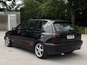 Black Volkswagen Golf 1996 in Rokiskis, with an engine capacity of 2.00 L and mileage of 320 thousand km for 2650 €, photo 5 on AUTOMOTO.COM.LV