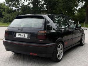 Black Volkswagen Golf 1996 in Rokiskis, with an engine capacity of 2.00 L and mileage of 320 thousand km for 2650 €, photo 7 on AUTOMOTO.COM.LV