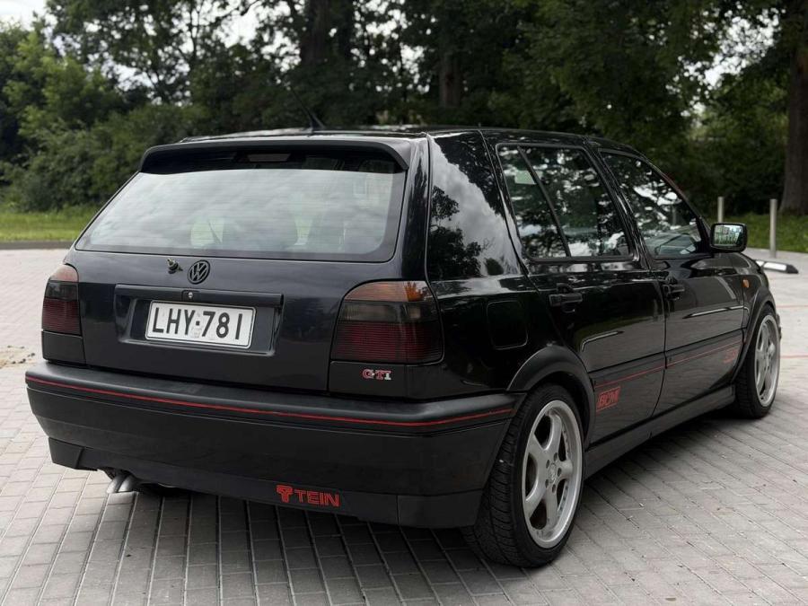 Black Volkswagen Golf 1996 in Rokiskis, with an engine capacity of 2.00 L and mileage of 320 thousand km for 2650 €, photo 7 on AUTOMOTO.COM.LV