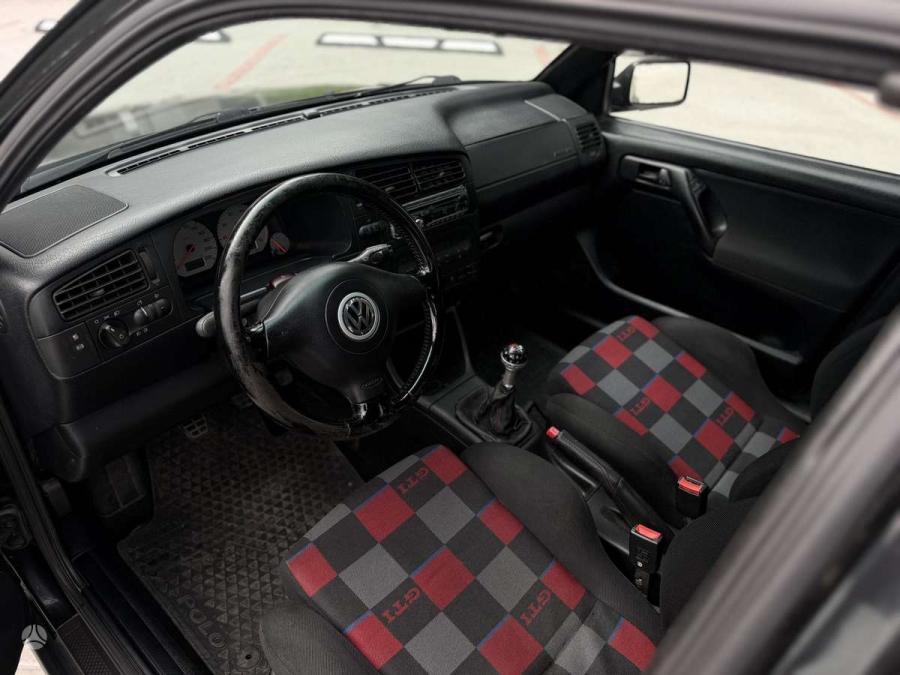 Black Volkswagen Golf 1996 in Rokiskis, with an engine capacity of 2.00 L and mileage of 320 thousand km for 2650 €, photo 17 on AUTOMOTO.COM.LV