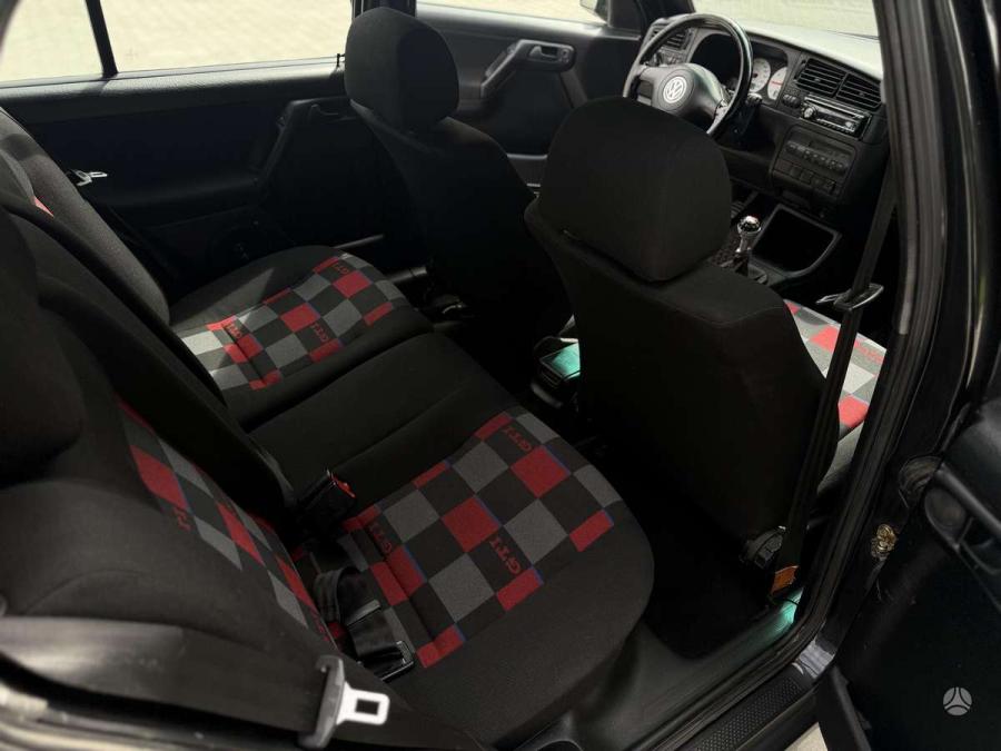 Black Volkswagen Golf 1996 in Rokiskis, with an engine capacity of 2.00 L and mileage of 320 thousand km for 2650 €, photo 19 on AUTOMOTO.COM.LV