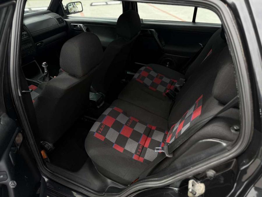 Black Volkswagen Golf 1996 in Rokiskis, with an engine capacity of 2.00 L and mileage of 320 thousand km for 2650 €, photo 20 on AUTOMOTO.COM.LV