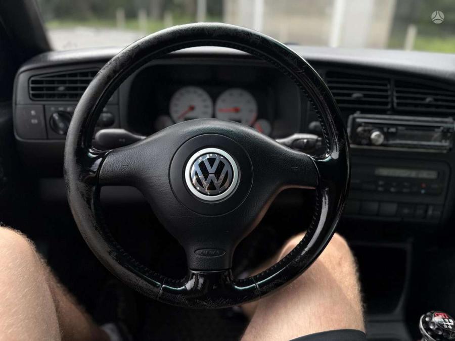 Black Volkswagen Golf 1996 in Rokiskis, with an engine capacity of 2.00 L and mileage of 320 thousand km for 2650 €, photo 23 on AUTOMOTO.COM.LV