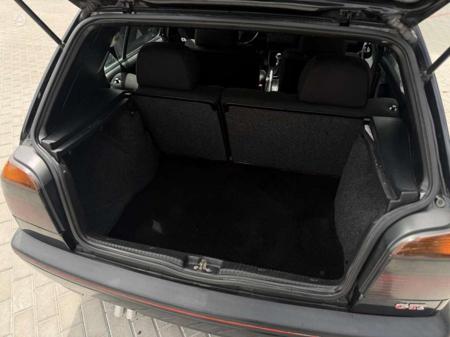 Black Volkswagen Golf 1996 in Rokiskis, with an engine capacity of 2.00 L and mileage of 320 thousand km for 2650 €, photo 24 on AUTOMOTO.COM.LV