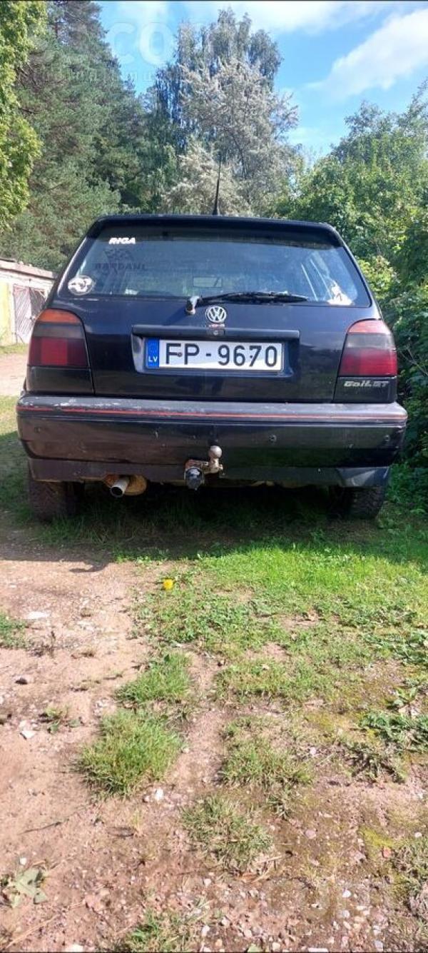 Black Volkswagen Golf 1996 in Ventspils, with an engine capacity of 1.60 L and mileage of 279 thousand km for 500 €, photo 3 on AUTOMOTO.COM.LV
