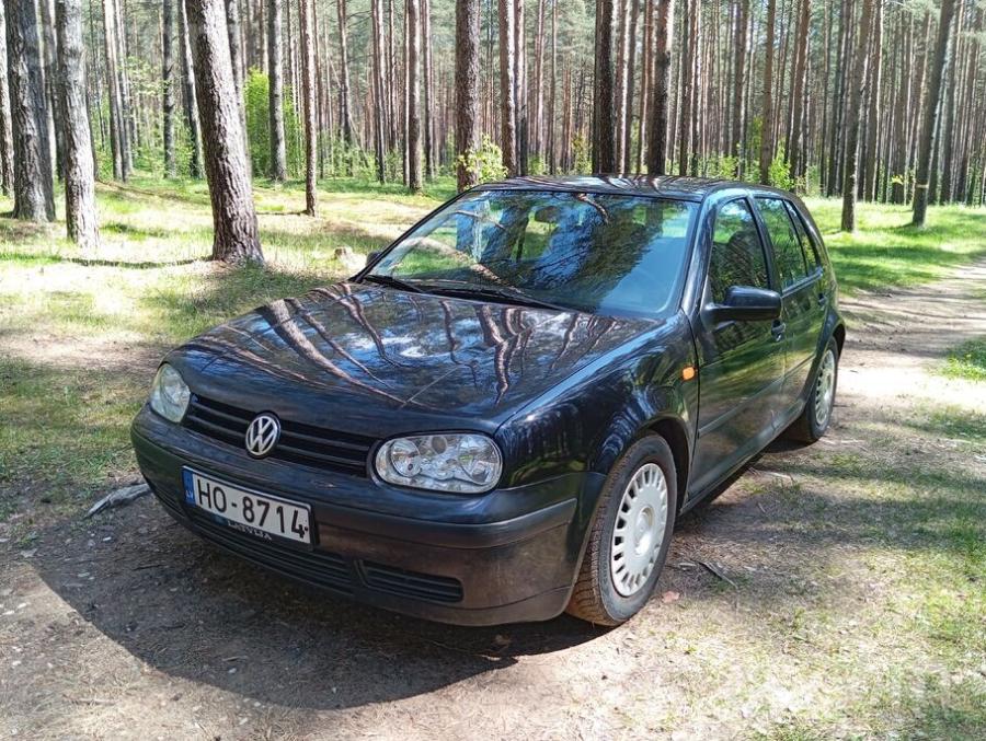 Melns Volkswagen Golf 1998 Daugavpils, ar dzinēja tilpumu 1.40 L un nobraukumu 234 tūkst. km par 2650 €, foto 2 vietnē AUTOMOTO.COM.LV