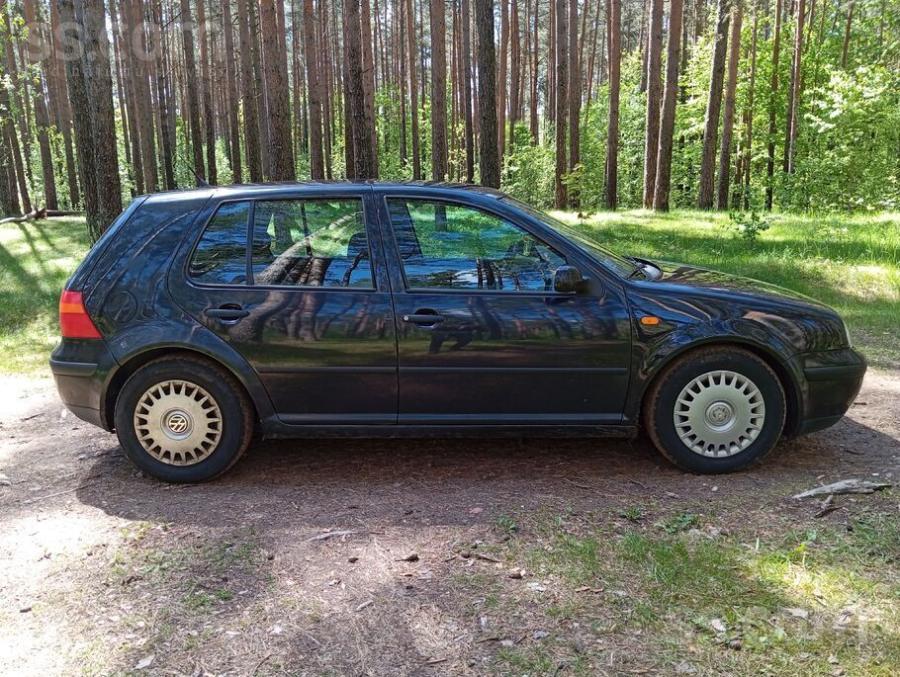 Melns Volkswagen Golf 1998 Daugavpils, ar dzinēja tilpumu 1.40 L un nobraukumu 234 tūkst. km par 2650 €, foto 7 vietnē AUTOMOTO.COM.LV