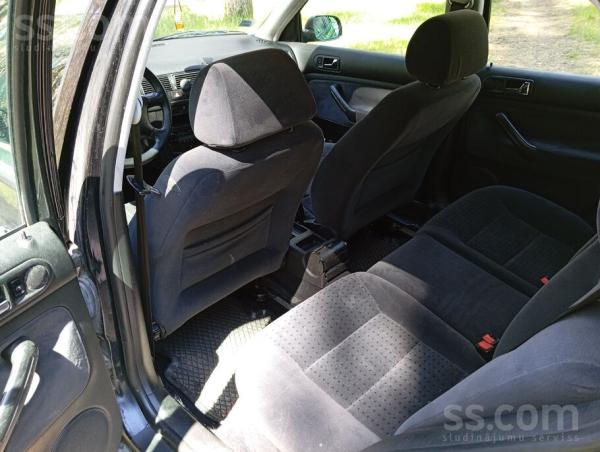 Melns Volkswagen Golf 1998 Daugavpils, ar dzinēja tilpumu 1.40 L un nobraukumu 234 tūkst. km par 2650 €, foto 10 vietnē AUTOMOTO.COM.LV