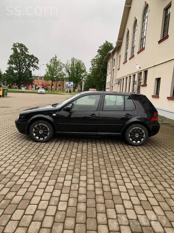 Black Volkswagen Golf 1998 in Jelgava, with an engine capacity of 1.90 L and mileage of 352 thousand km for 1250 €, photo 3 on AUTOMOTO.COM.LV