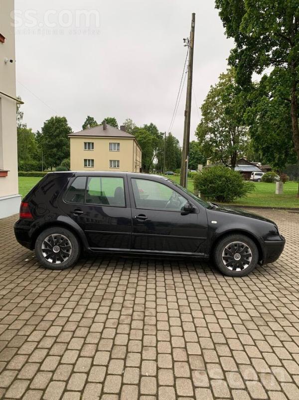 Black Volkswagen Golf 1998 in Jelgava, with an engine capacity of 1.90 L and mileage of 352 thousand km for 1250 €, photo 4 on AUTOMOTO.COM.LV