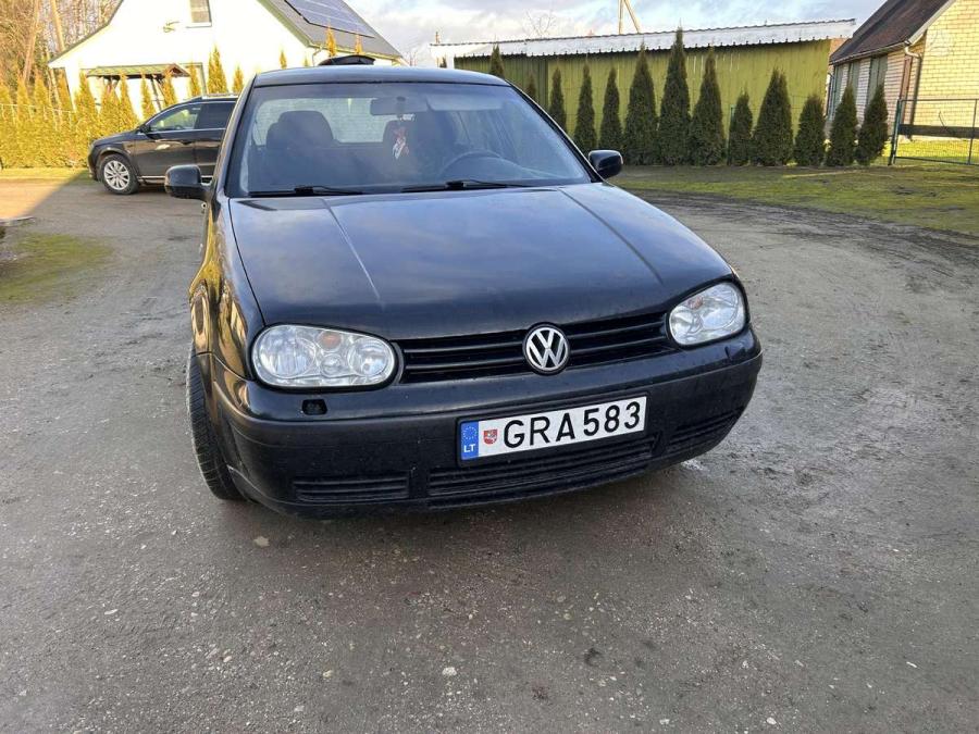 Melns Volkswagen Golf 1998 Anykščiai, ar dzinēja tilpumu 1.60 L un nobraukumu 325 tūkst. km par 650 €, foto 4 vietnē AUTOMOTO.COM.LV
