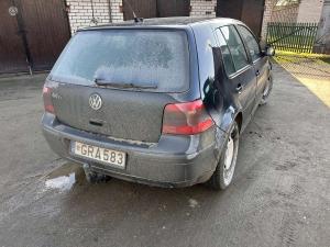 Melns Volkswagen Golf 1998 Anykščiai, ar dzinēja tilpumu 1.60 L un nobraukumu 325 tūkst. km par 650 €, foto 5 vietnē AUTOMOTO.COM.LV