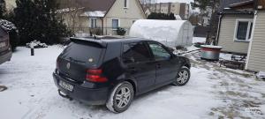 Melns Volkswagen Golf 1998 Panevēža, ar dzinēja tilpumu 1.90 L un nobraukumu 381 tūkst. km par 750 €, foto 2 vietnē AUTOMOTO.COM.LV
