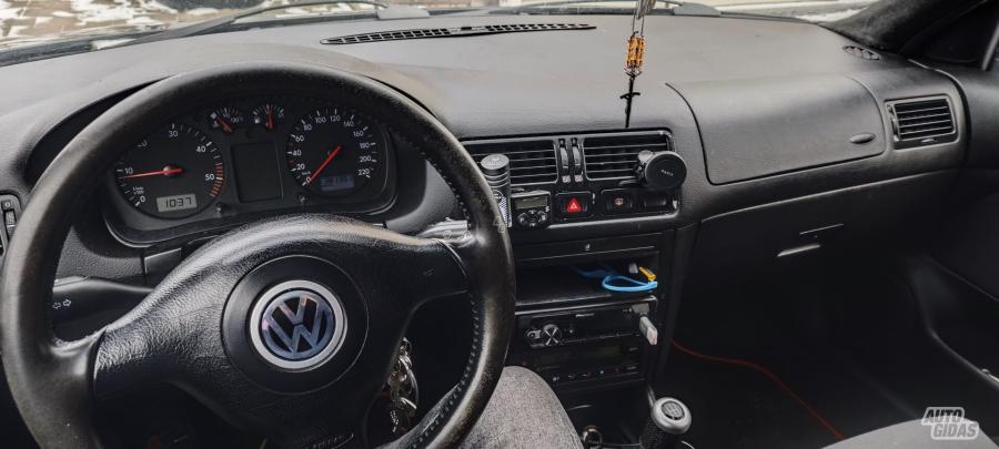Melns Volkswagen Golf 1998 Panevēža, ar dzinēja tilpumu 1.90 L un nobraukumu 381 tūkst. km par 750 €, foto 4 vietnē AUTOMOTO.COM.LV