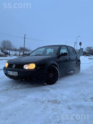 Melns Volkswagen Golf 1998 Rīga, ar dzinēja tilpumu 1.60 L un nobraukumu 333 tūkst. km par 990 €, foto 6 vietnē AUTOMOTO.COM.LV