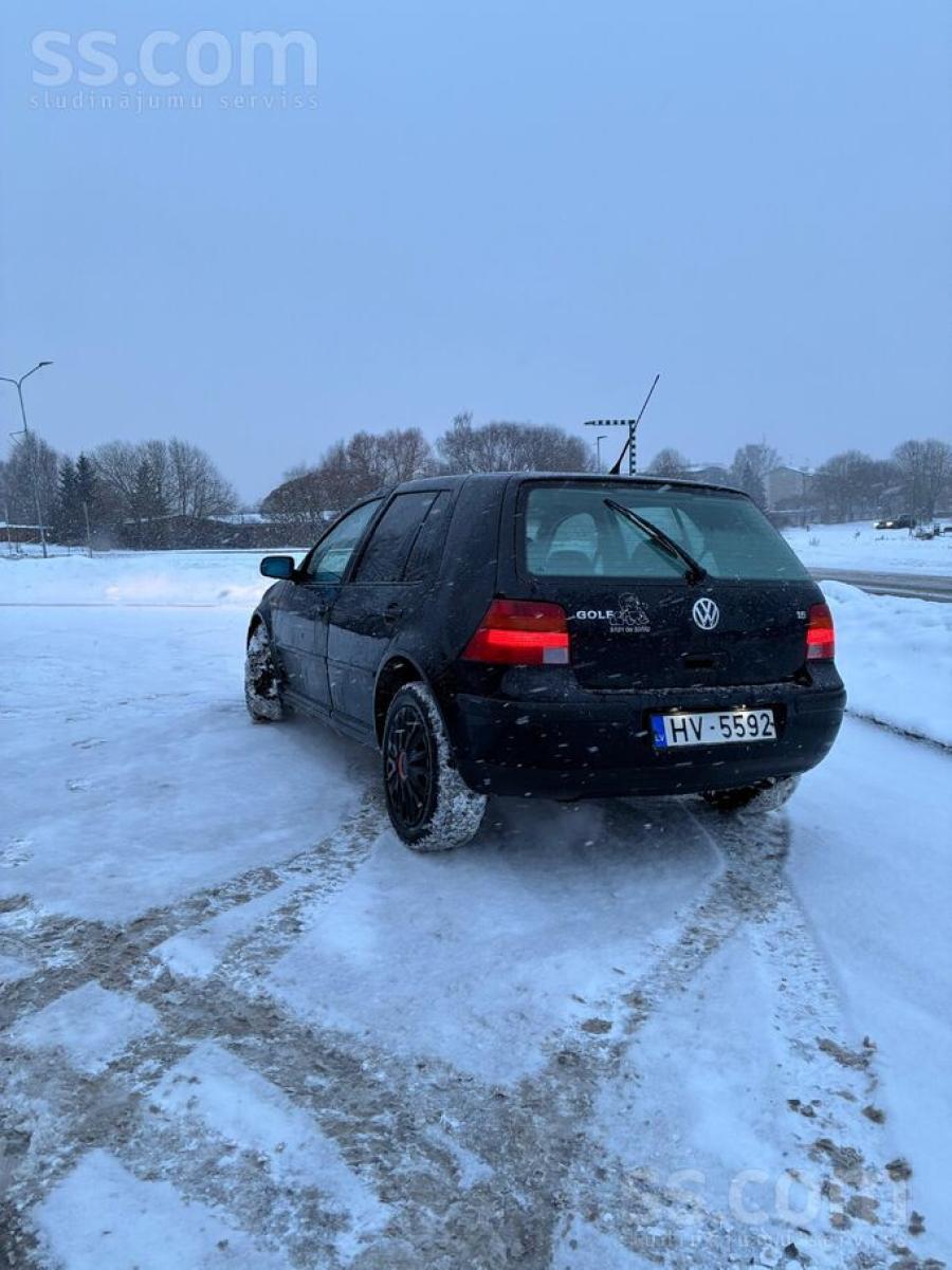 Melns Volkswagen Golf 1998 Rīga, ar dzinēja tilpumu 1.60 L un nobraukumu 333 tūkst. km par 990 €, foto 7 vietnē AUTOMOTO.COM.LV