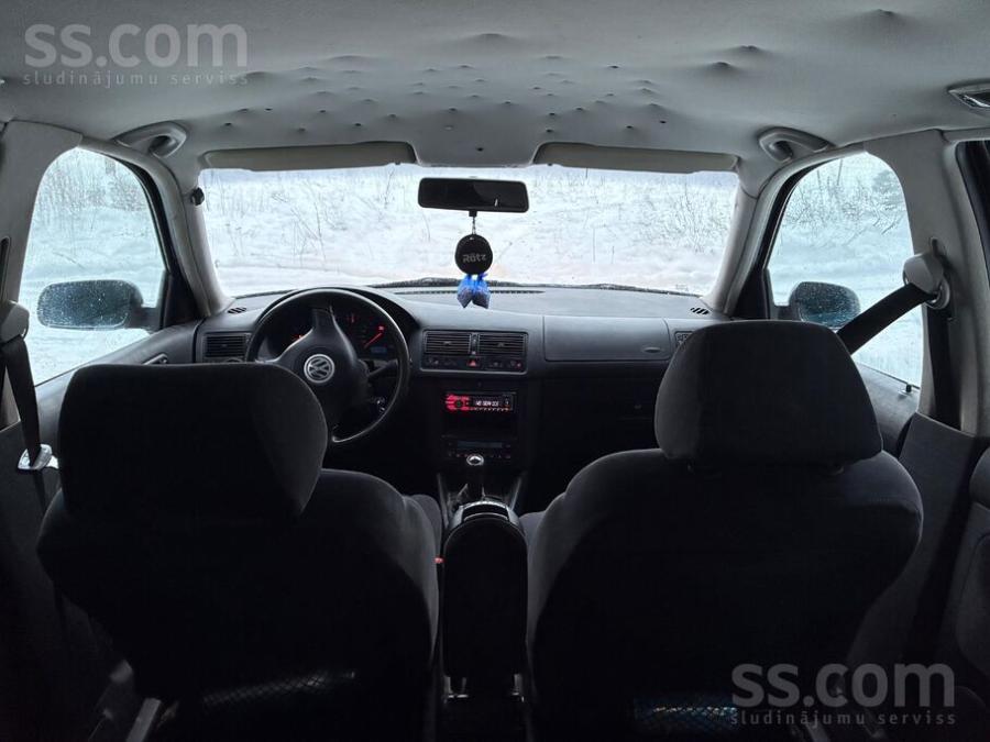 Melns Volkswagen Golf 1998 Rīga, ar dzinēja tilpumu 1.60 L un nobraukumu 333 tūkst. km par 990 €, foto 9 vietnē AUTOMOTO.COM.LV