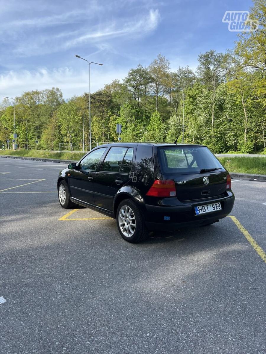 Black Volkswagen Golf 1998 in Klaipeda, with an engine capacity of 1.90 L and mileage of 254 thousand km for 1500 €, photo 4 on AUTOMOTO.COM.LV