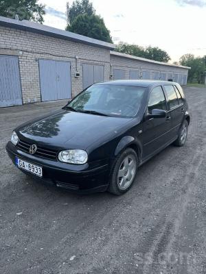 Black Volkswagen Golf 1998 in Valmiera, with an engine capacity of 1.40 L and mileage of 290 thousand km for 500 €, photo 6 on AUTOMOTO.COM.LV
