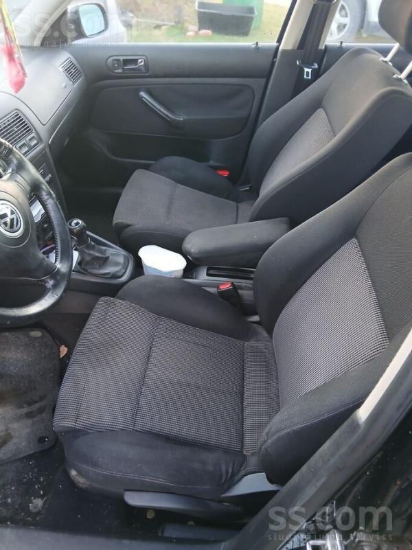 Melns Volkswagen Golf 1998 Talsi, ar dzinēja tilpumu 1.60 L un nobraukumu 0 tūkst. km par 750 €, foto 3 vietnē AUTOMOTO.COM.LV