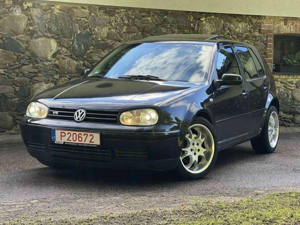 Melns Volkswagen Golf 1998 Panevēža, ar dzinēja tilpumu 2.30 L un nobraukumu 208 tūkst. km par 2999 €, foto 1 vietnē AUTOMOTO.COM.LV