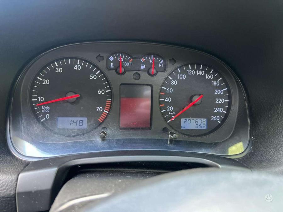 Melns Volkswagen Golf 1998 Panevēža, ar dzinēja tilpumu 2.30 L un nobraukumu 208 tūkst. km par 2999 €, foto 7 vietnē AUTOMOTO.COM.LV