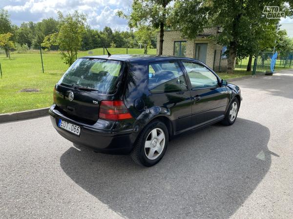 Melns Volkswagen Golf 1998 Jonava, ar dzinēja tilpumu 1.90 L un nobraukumu 400 tūkst. km par 850 €, foto 6 vietnē AUTOMOTO.COM.LV