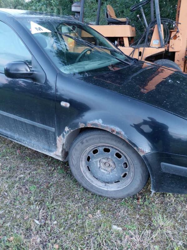 Melns Volkswagen Golf 1998 Rīga, ar dzinēja tilpumu 1.60 L un nobraukumu 327 tūkst. km par 280 €, foto 5 vietnē AUTOMOTO.COM.LV