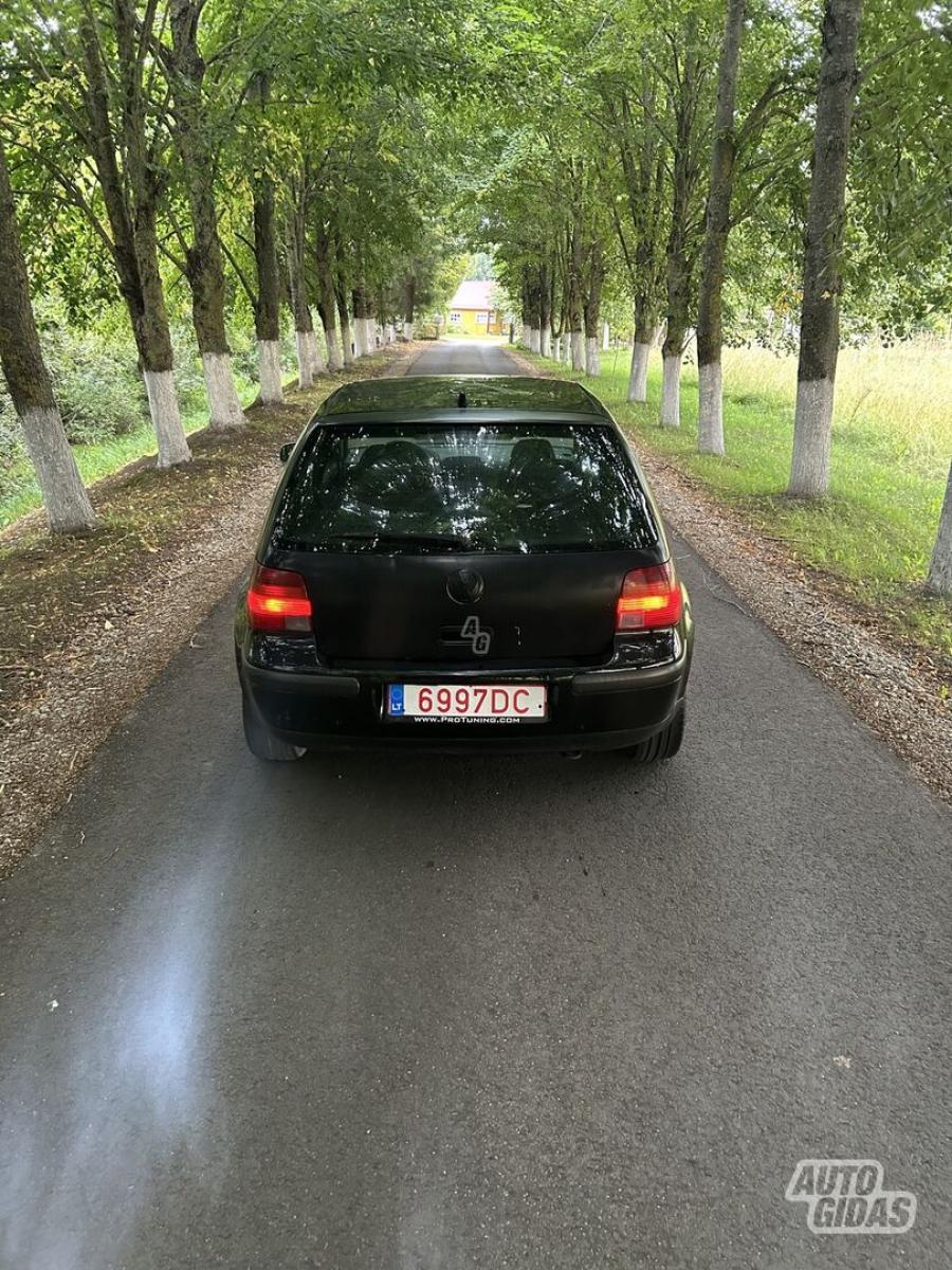 Black Volkswagen Golf 1998 in Panevezys, with an engine capacity of 1.90 L and mileage of 450 thousand km for 850 €, photo 3 on AUTOMOTO.COM.LV
