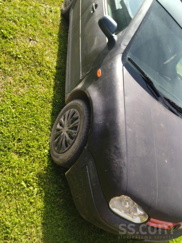 Black Volkswagen Golf 1998 in Rezekne, with an engine capacity of 1.90 L and mileage of 465 thousand km for 800 €, photo 8 on AUTOMOTO.COM.LV