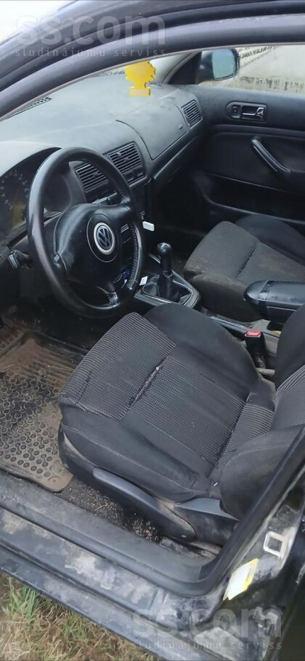 Melns Volkswagen Golf 1999 Jelgava, ar dzinēja tilpumu 1.90 L un nobraukumu 471 tūkst. km par 1000 €, foto 5 vietnē AUTOMOTO.COM.LV