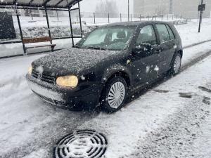 Melns Volkswagen Golf 1999 Viļņa, ar dzinēja tilpumu 1.90 L un nobraukumu 320 tūkst. km par 1350 €, foto  vietnē AUTOMOTO.COM.LV