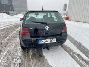 Melns Volkswagen Golf 1999 Viļņa, ar dzinēja tilpumu 1.90 L un nobraukumu 320 tūkst. km par 1350 €, foto 10 vietnē AUTOMOTO.COM.LV