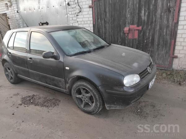 Black Volkswagen Golf 1999 in Saldus, with an engine capacity of 1.40 L and mileage of 266 thousand km for 850 €, photo 1 on AUTOMOTO.COM.LV