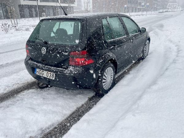 Melns Volkswagen Golf 1999 Viļņa, ar dzinēja tilpumu 1.90 L un nobraukumu 320 tūkst. km par 1300 €, foto 3 vietnē AUTOMOTO.COM.LV