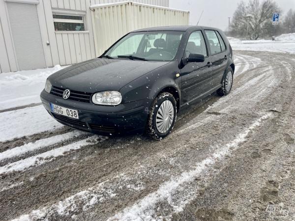Melns Volkswagen Golf 1999 Viļņa, ar dzinēja tilpumu 1.90 L un nobraukumu 320 tūkst. km par 1300 €, foto 5 vietnē AUTOMOTO.COM.LV