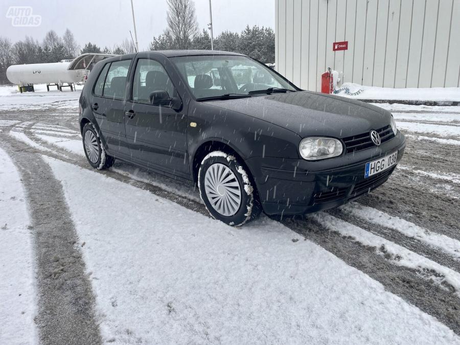 Melns Volkswagen Golf 1999 Viļņa, ar dzinēja tilpumu 1.90 L un nobraukumu 320 tūkst. km par 1300 €, foto 8 vietnē AUTOMOTO.COM.LV