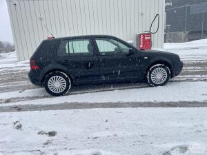 Melns Volkswagen Golf 1999 Viļņa, ar dzinēja tilpumu 1.90 L un nobraukumu 320 tūkst. km par 1300 €, foto 12 vietnē AUTOMOTO.COM.LV