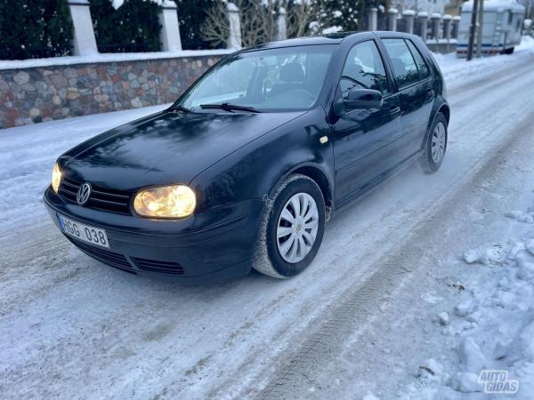 Melns Volkswagen Golf 1999 Viļņa, ar dzinēja tilpumu 1.90 L un nobraukumu 320 tūkst. km par 1300 €, foto 1 vietnē AUTOMOTO.COM.LV