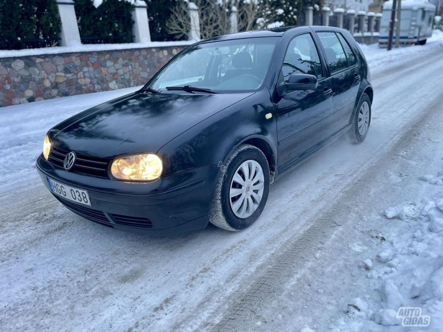 Melns Volkswagen Golf 1999 Viļņa, ar dzinēja tilpumu 1.90 L un nobraukumu 320 tūkst. km par 1300 €, foto 1 vietnē AUTOMOTO.COM.LV
