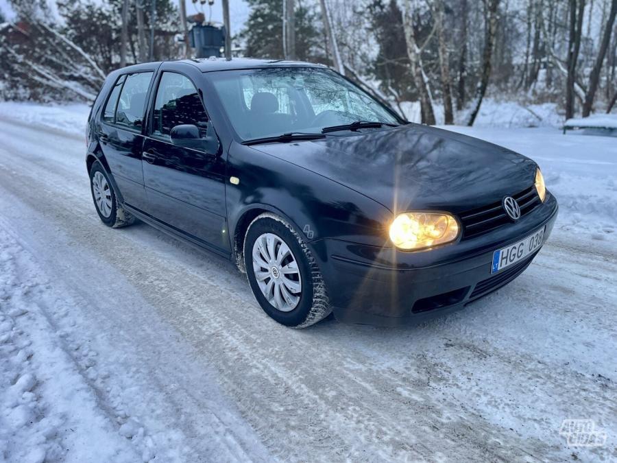 Melns Volkswagen Golf 1999 Viļņa, ar dzinēja tilpumu 1.90 L un nobraukumu 320 tūkst. km par 1300 €, foto 3 vietnē AUTOMOTO.COM.LV