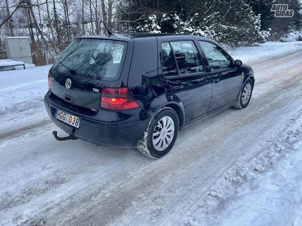 Melns Volkswagen Golf 1999 Viļņa, ar dzinēja tilpumu 1.90 L un nobraukumu 320 tūkst. km par 1300 €, foto 5 vietnē AUTOMOTO.COM.LV