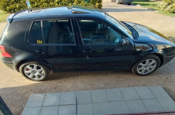 Black Volkswagen Golf 1999 in Utena, with an engine capacity of 2.80 L and mileage of 210 thousand km for 3500 €, photo 1 on AUTOMOTO.COM.LV