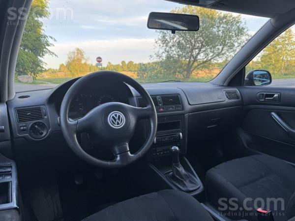 Black Volkswagen Golf 1999 in Ogre, with an engine capacity of 1.60 L and mileage of 295 thousand km for 1590 €, photo 5 on AUTOMOTO.COM.LV