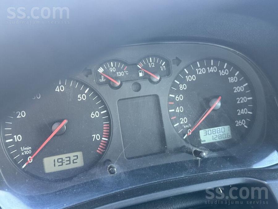 Black Volkswagen Golf 1999 in Riga, with an engine capacity of 1.80 L and mileage of 0 thousand km for 1500 €, photo 13 on AUTOMOTO.COM.LV