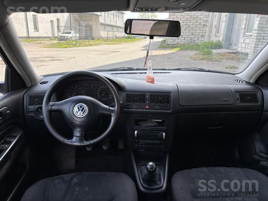 Melns Volkswagen Golf 1999 Rīga, ar dzinēja tilpumu 1.60 L un nobraukumu 294 tūkst. km par 900 €, foto 6 vietnē AUTOMOTO.COM.LV